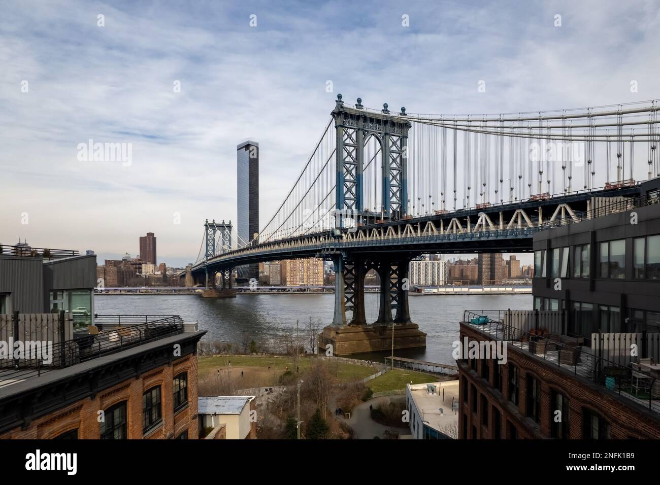 A mesmerizing view of the iconic Manhattan Bridge Stock Photo - Alamy