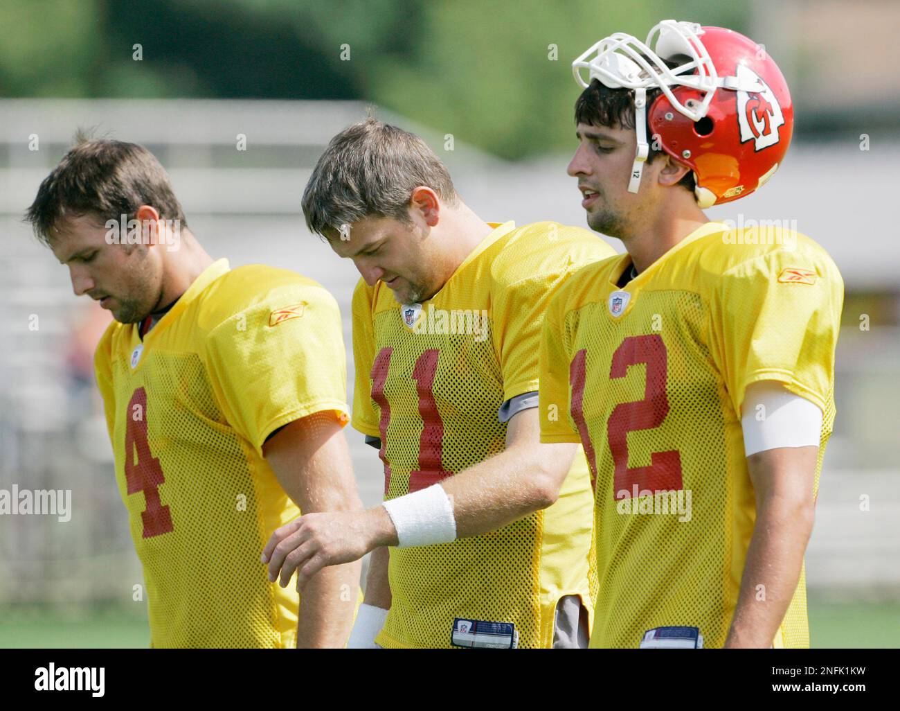 Kansas City Chiefs quarterbacks Tyler Thigpen (4), Damon Huard (11) and ...