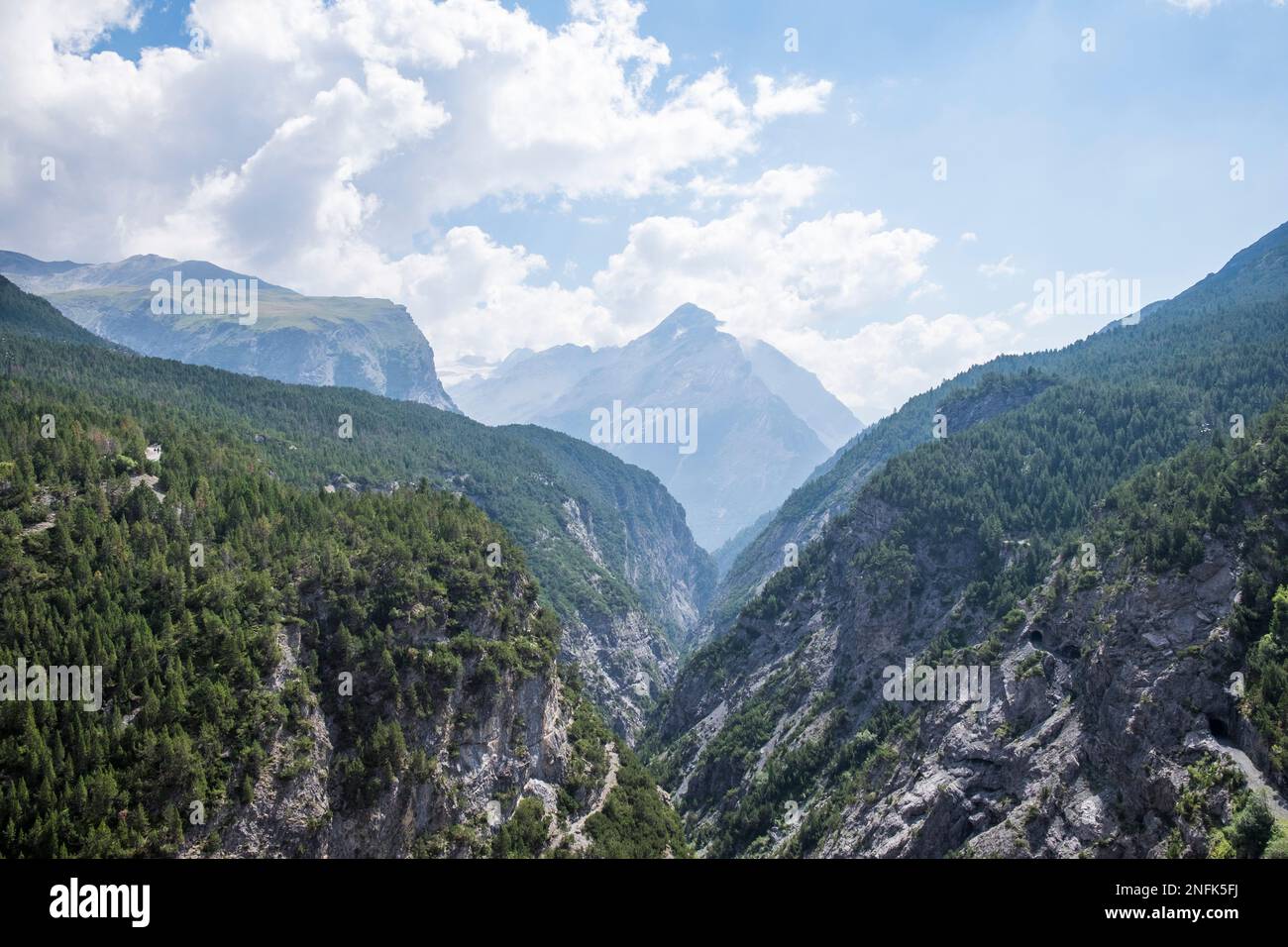 Geography travel italy lakes hi-res stock photography and images - Alamy