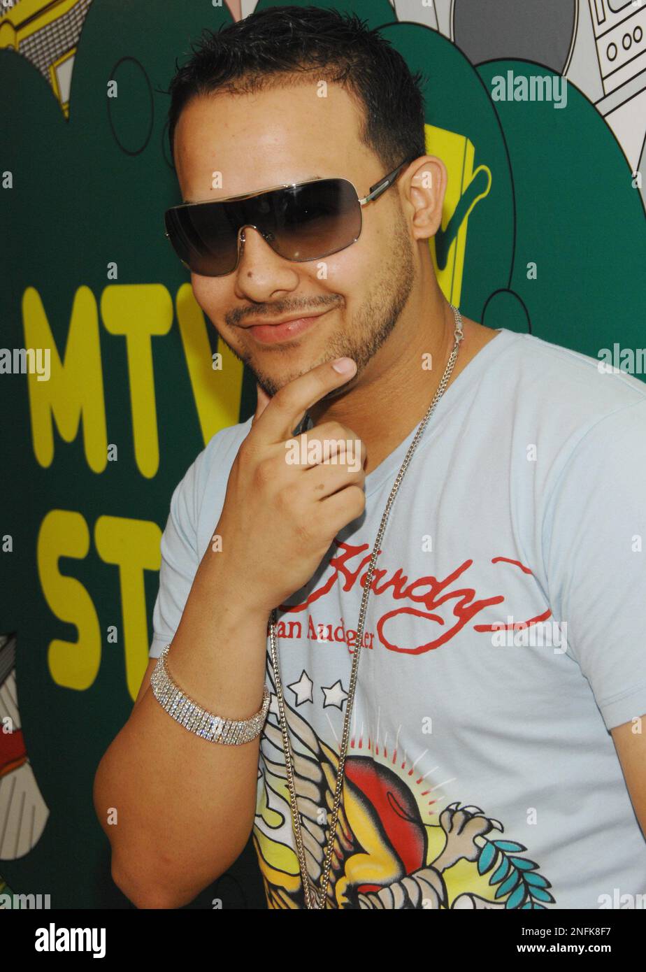 Puerto Rican rapper MJ makes an appearance on MTV's MiTRL on Monday ...