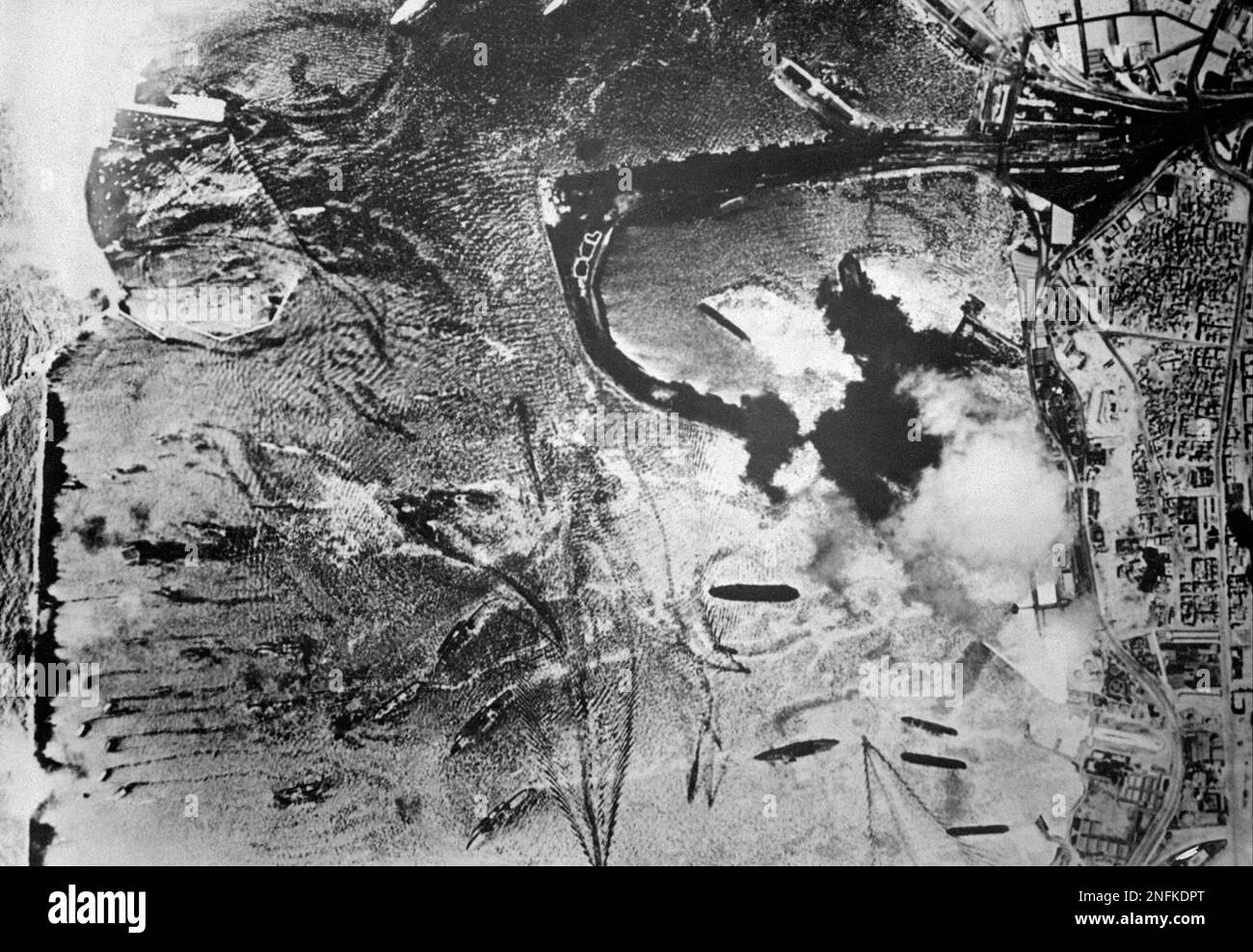 Port of Alexandria, Egypt under fire of Italian bombers, Aug. 17, 1940 ...