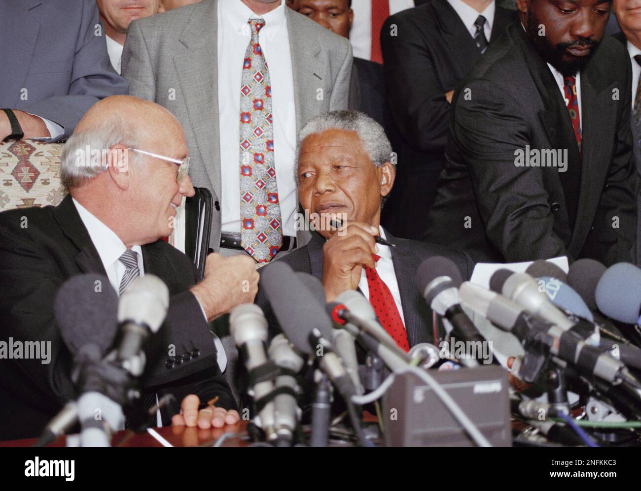 South African President F.W. de Klerk, left, and African National congress President Nelson ...