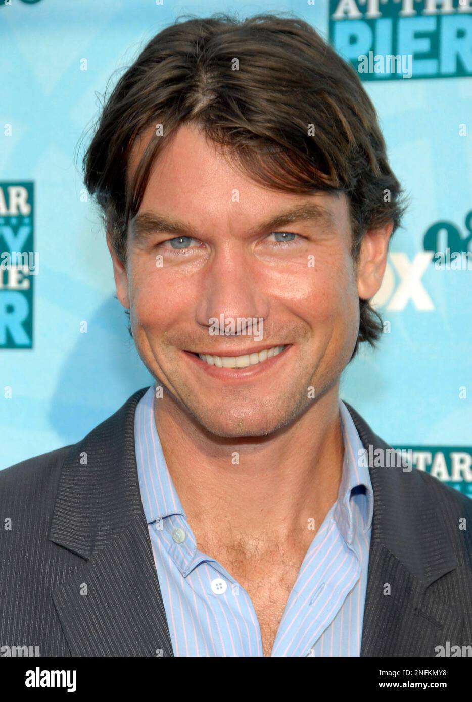 Actor Jerry O'Connell poses on the press line at the FOX Networks ...