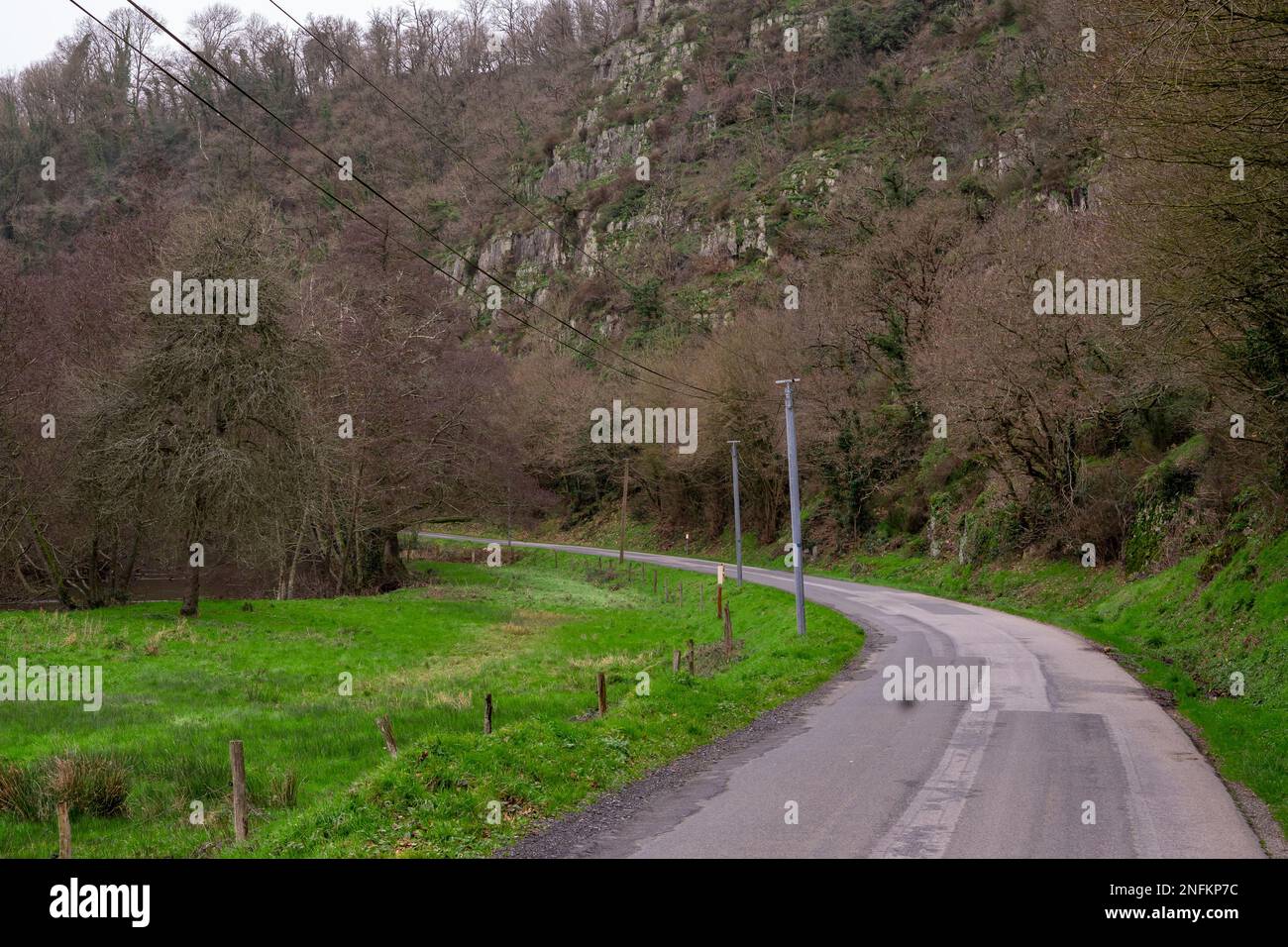 Vehicle turning right hi-res stock photography and images - Alamy
