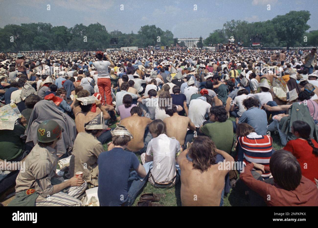 Large crowds gather for the Poor People's Campaign during Solidarity ...