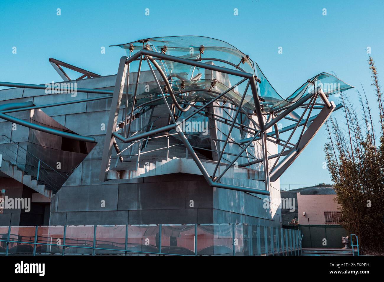 One of the buildings of the Eric Owen Moss Architects Los Angeles, CA ...