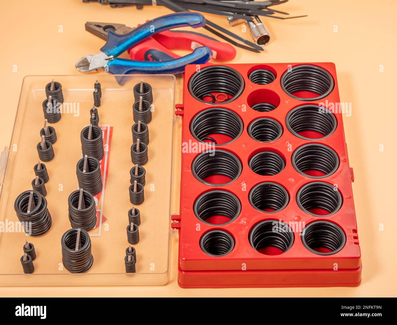 Hydraulic and pneumatic o-rings in black in different sizes on an ...