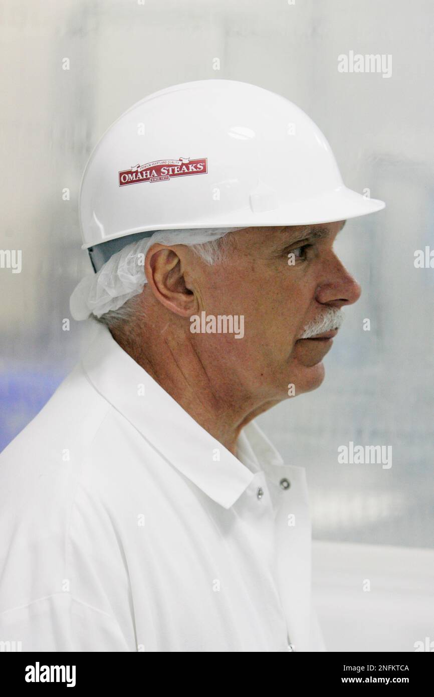 Agriculture Secretary Ed Schafer tours the Omaha Steaks plant in Omaha ...