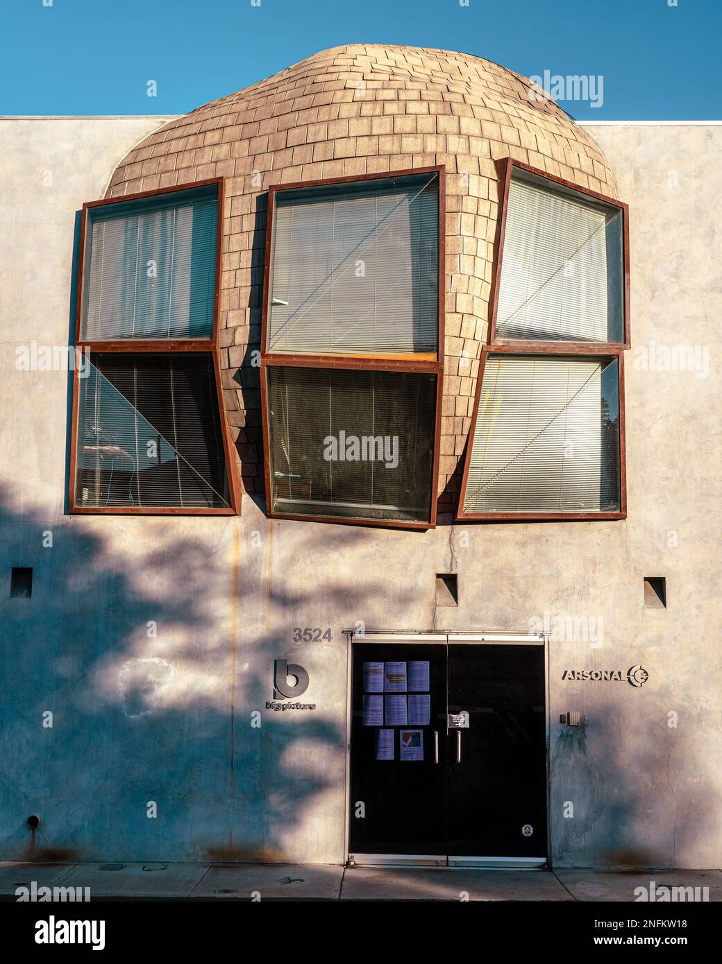 A vertical shot of one of the buildings of the Eric Owen Moss ...