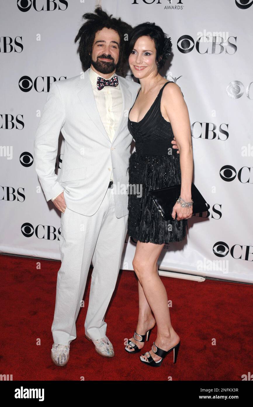 Actress Mary-Louise Parker and singer Adam Duritz arrives at the 62nd ...