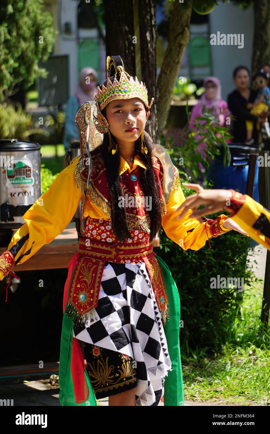 Tari jaranan hi-res stock photography and images - Alamy