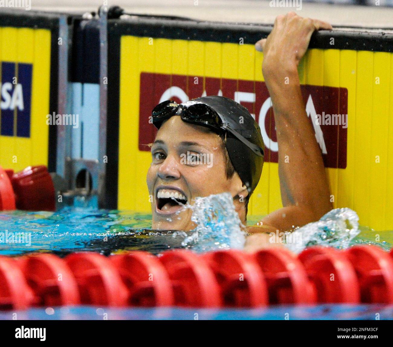 Dara Torres celebrates victory in the women's 100-meter freestyle final ...