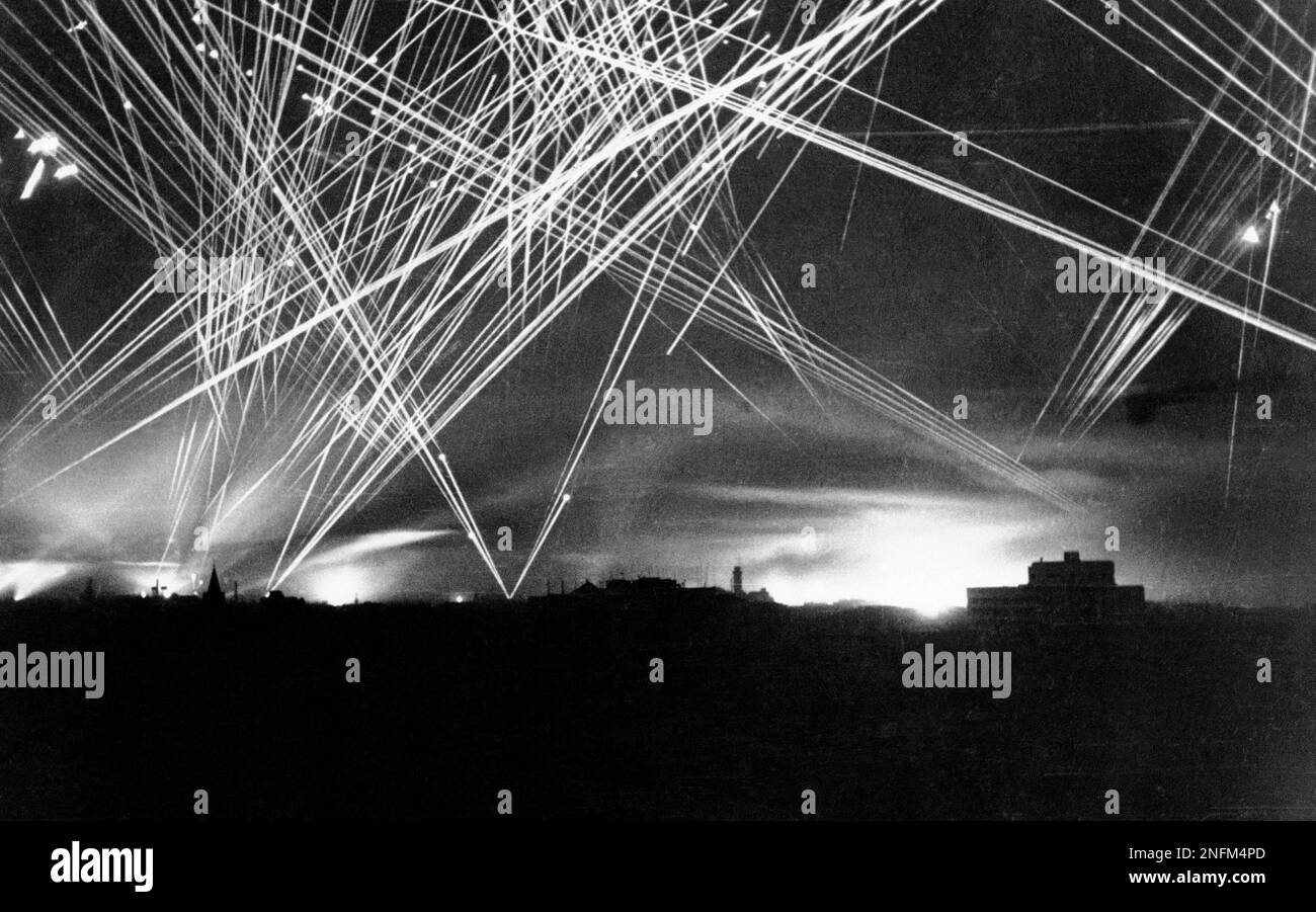Defenders of an Egyptian city throw up a heavy anti-aircraft barrage ...