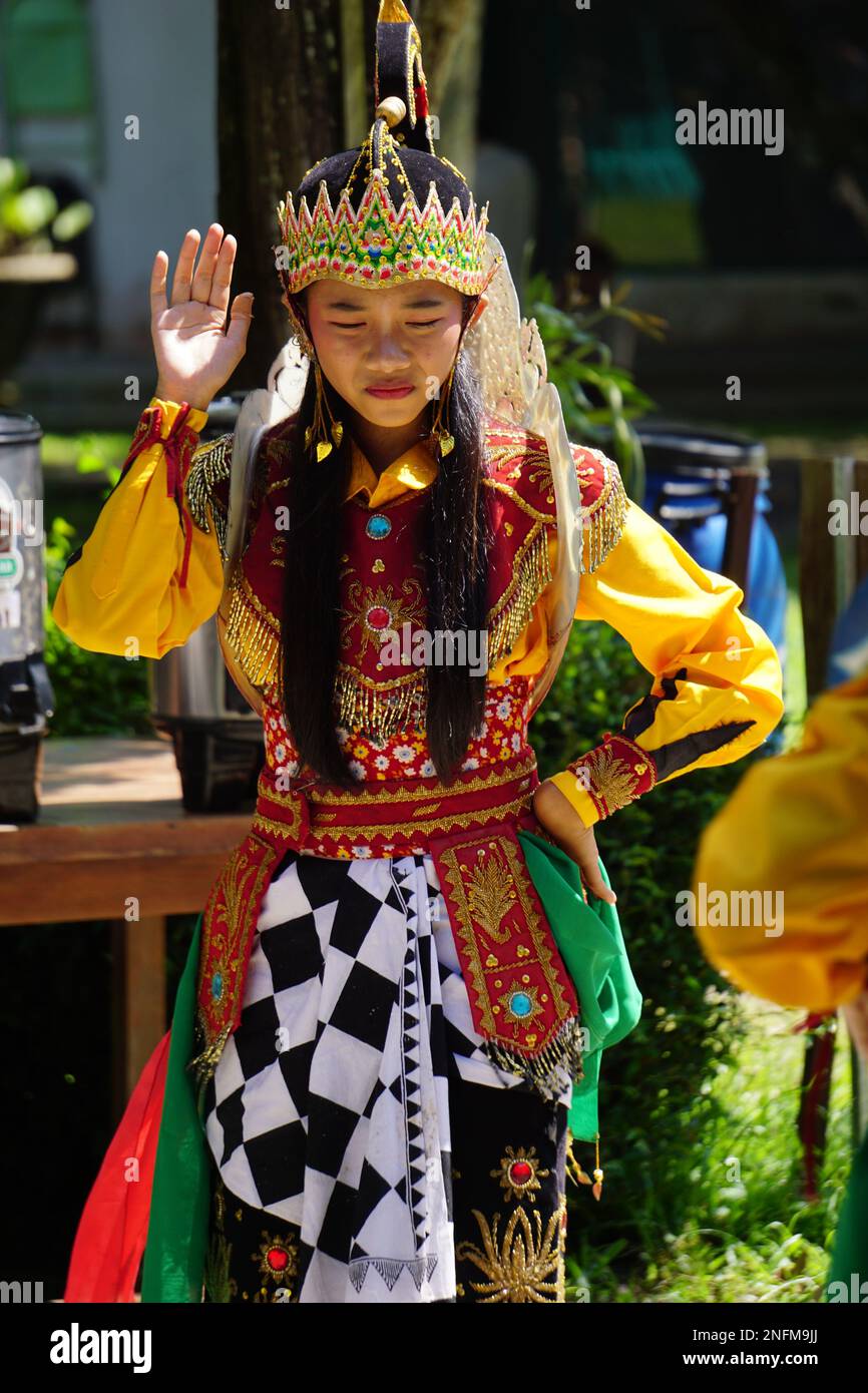 Tari jaranan pegon hi-res stock photography and images - Alamy