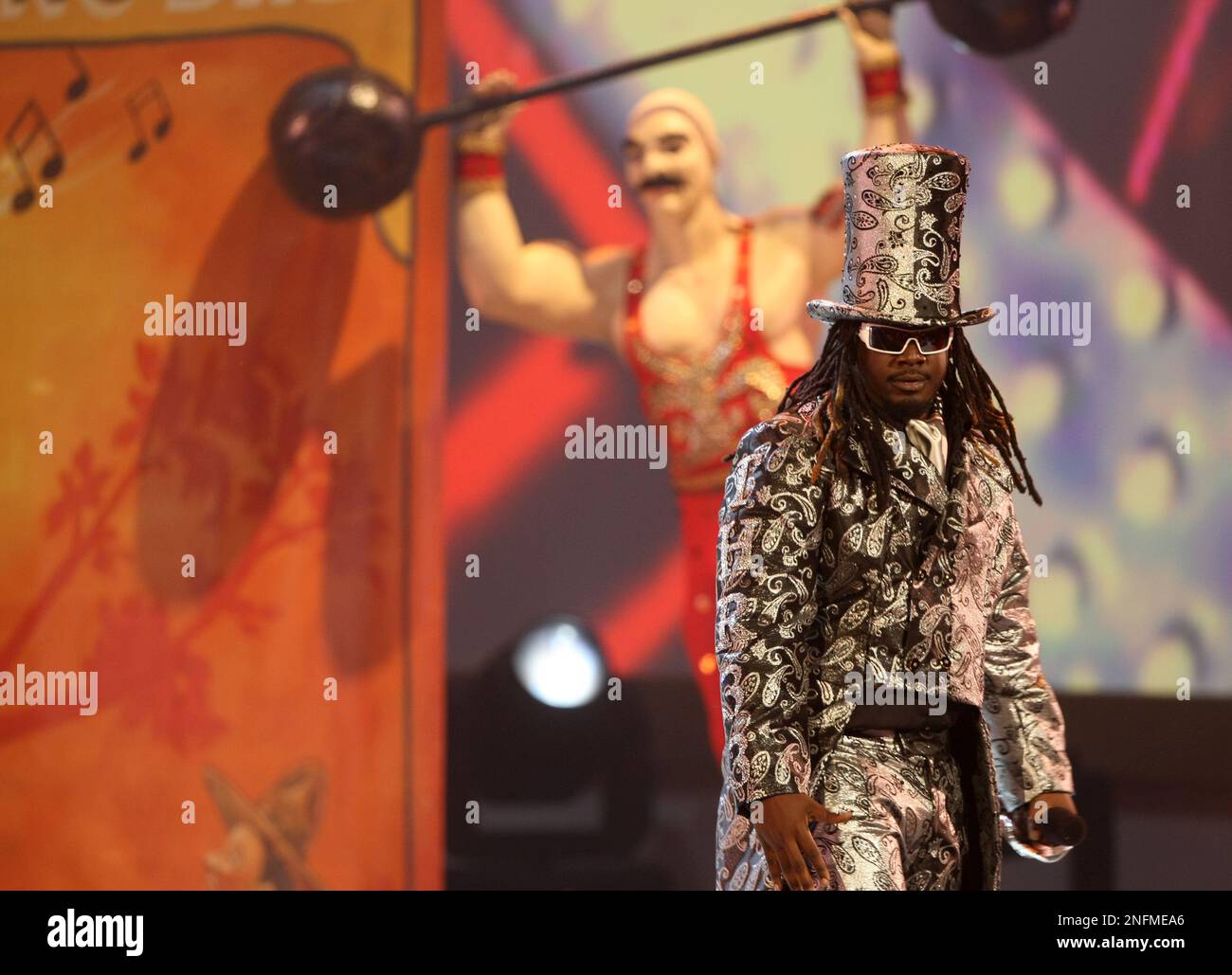 T-Pain performs at the BET Awards on Tuesday June 24, 2008 in Los ...