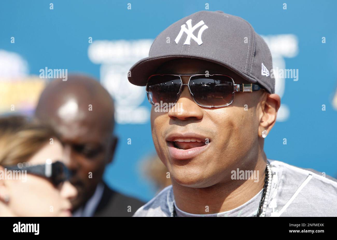 LL Cool J arrives at the BET Awards on Tuesday June 24, 2008 in Los ...