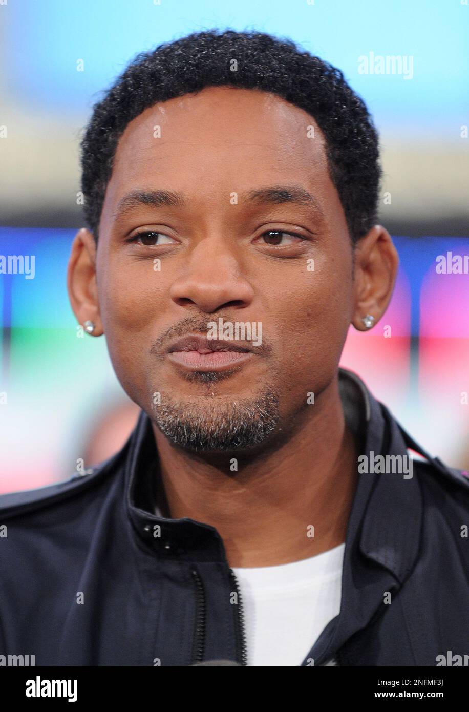 Actor Will Smith makes an appearance at MTV Studio's in Times Square ...