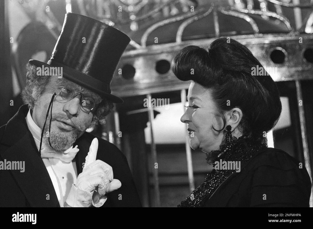 British actor Oliver Reed with British actress Beryl Reid in the new ...