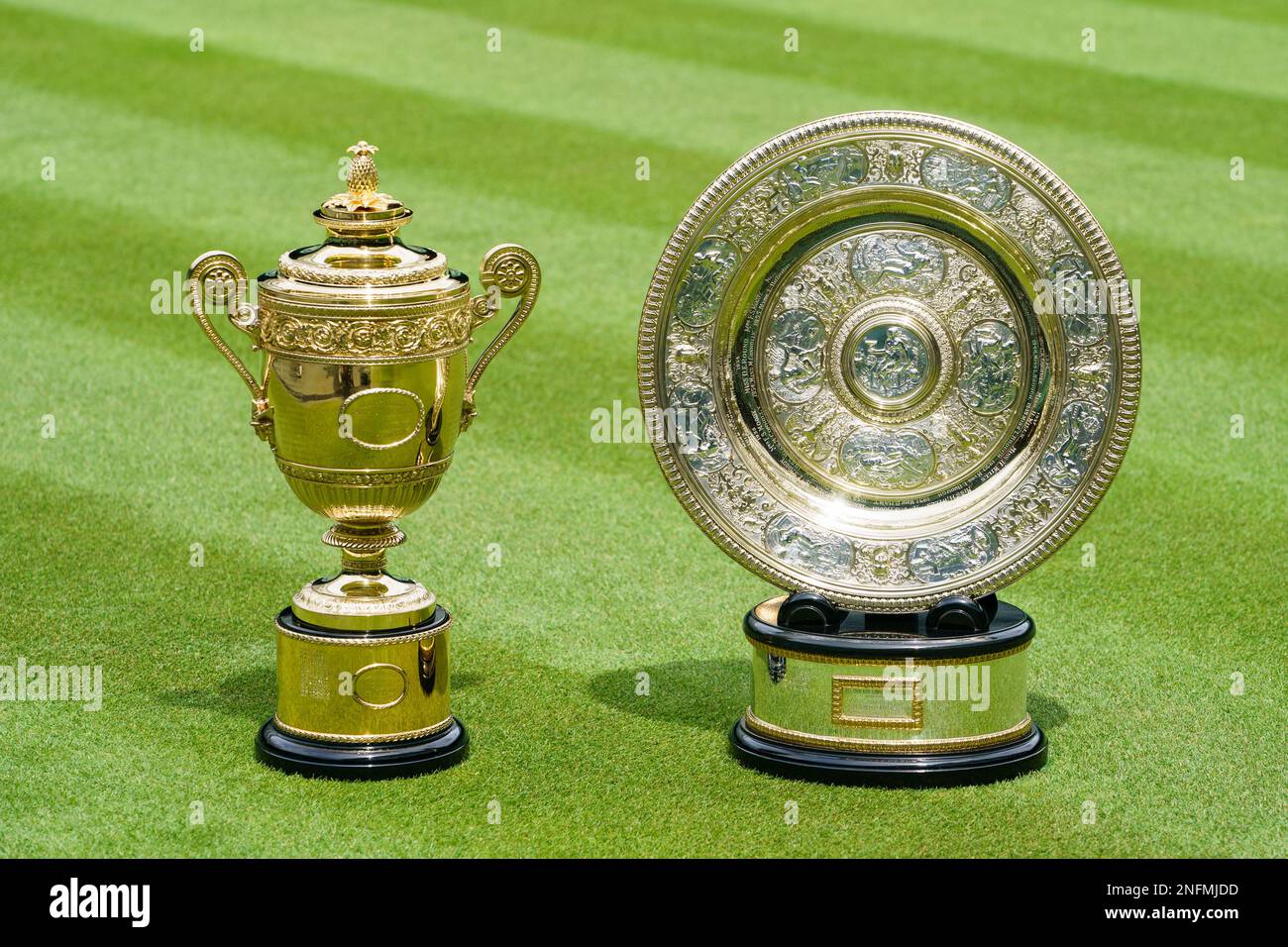 Women tennis wimbledon award hi-res stock photography and images - Alamy