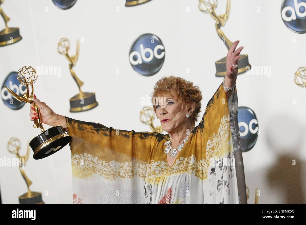 Jeanne Cooper poses with her award for outstanding lead actress in a ...