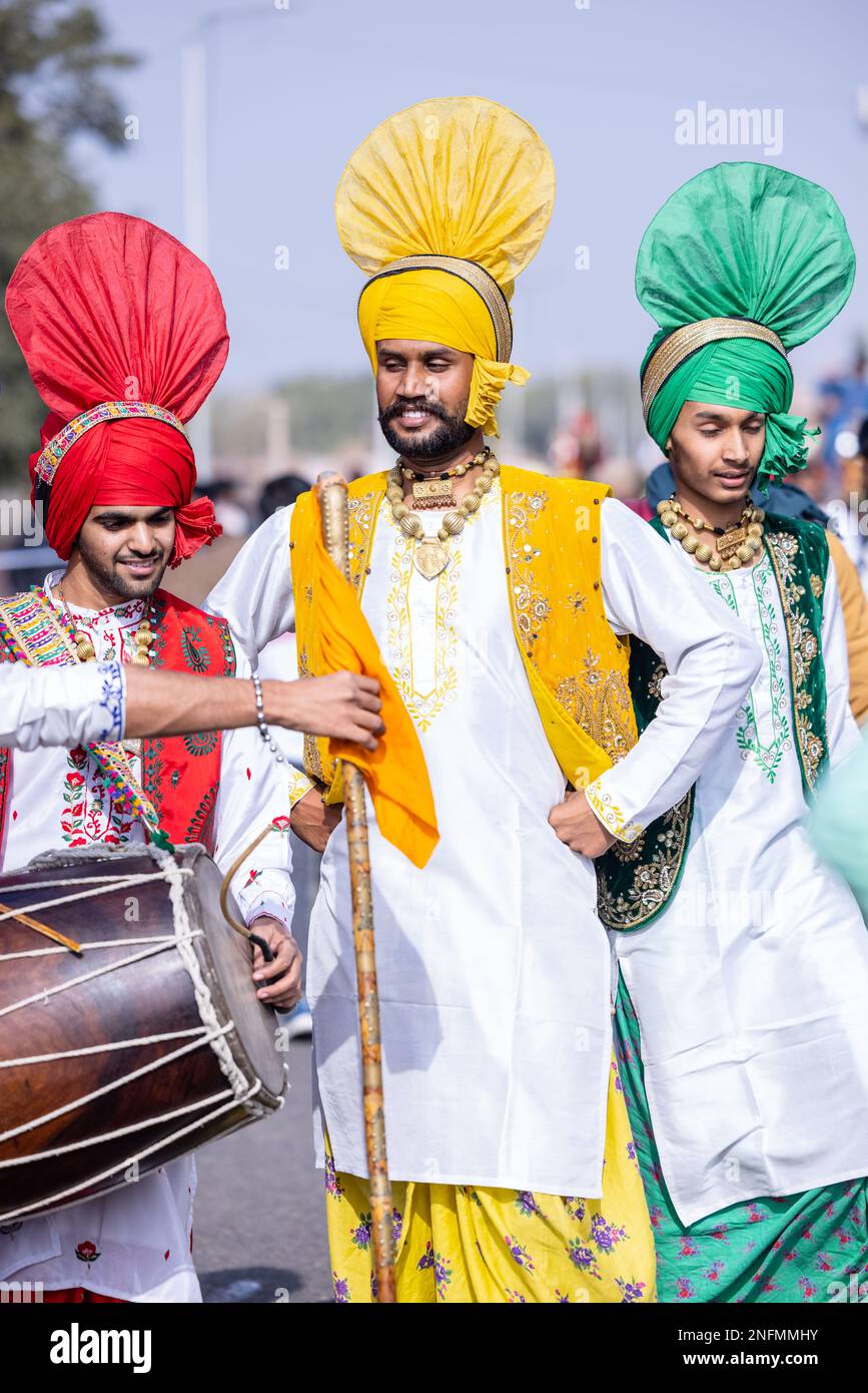 Punjabi Bhangra, Portrait of young sikh male in traditional punjabi ...