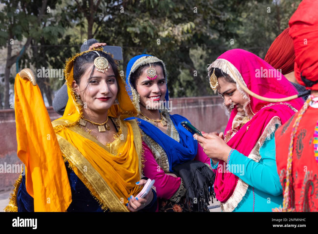 Punjabi Bhangra, Portrait of young sikh female in traditional punjabi ...