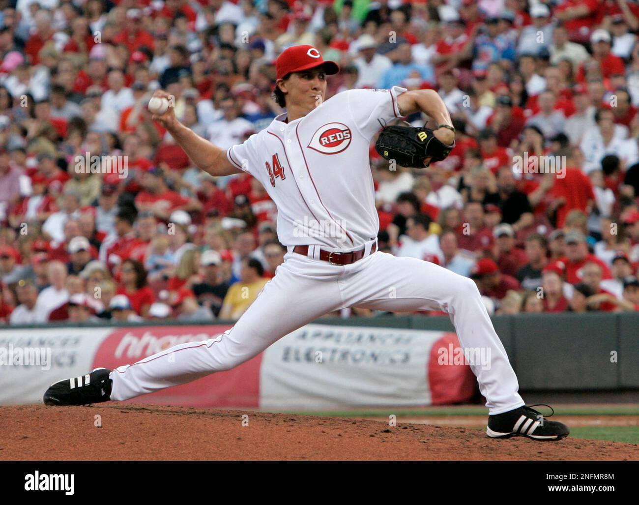 Cincinnati Reds starter Homer Bailey pitches against the St. Louis ...