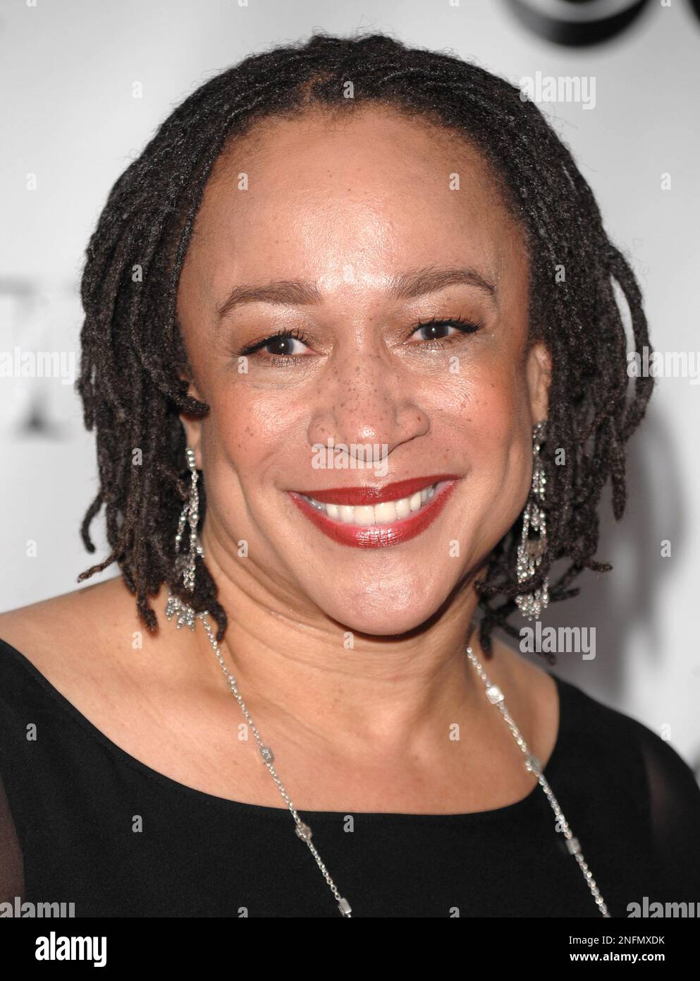 Actress S. Epatha Merkerson arrives at the 62nd annual Tony Awards on ...