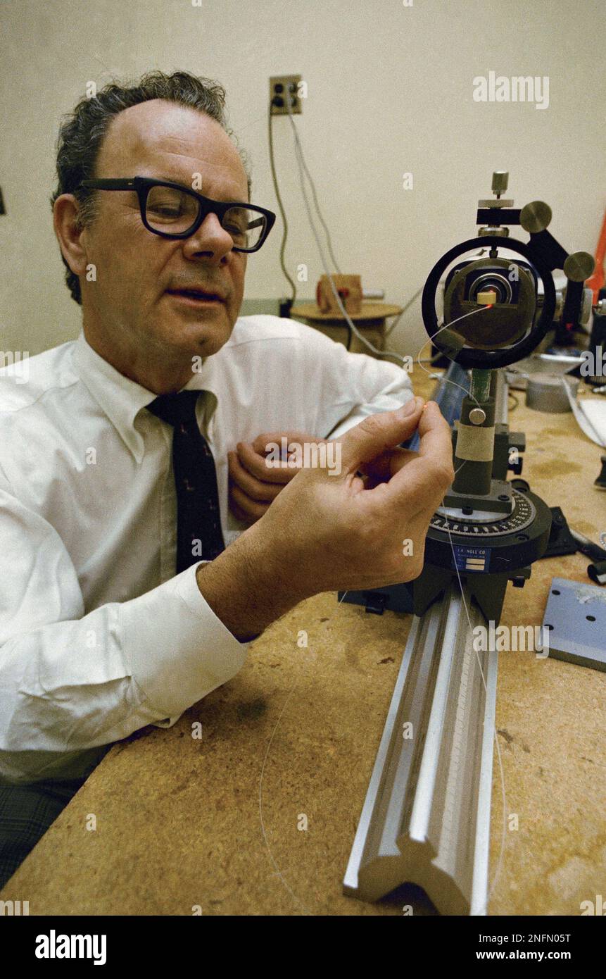 Gordon Gould inventor of the laser beam poses Nov. 7, 1977. He finally got patent after 18 years ...