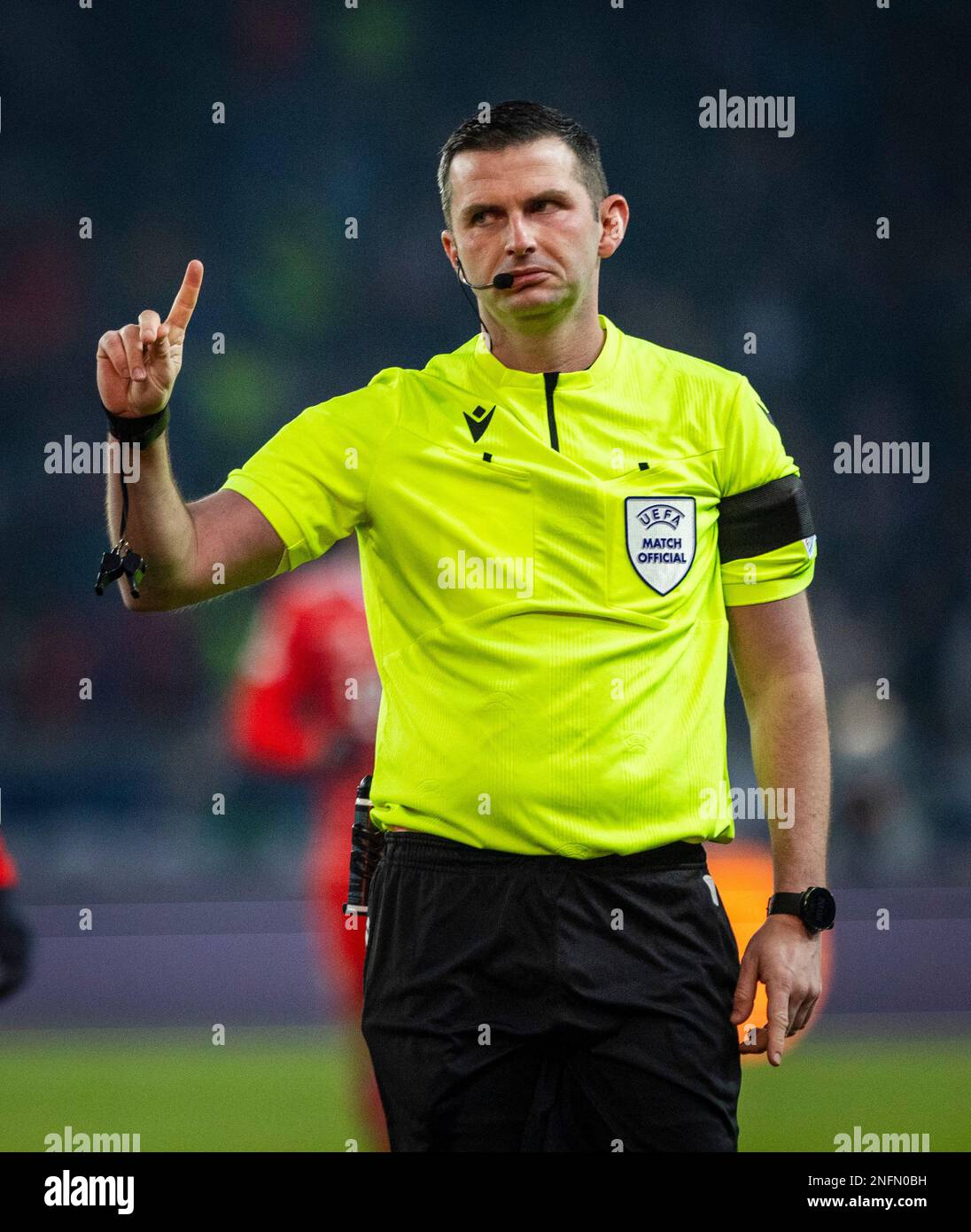 Paris, France. 14th Feb, 2023. Schiedsrichter Michael Oliver Paris ...