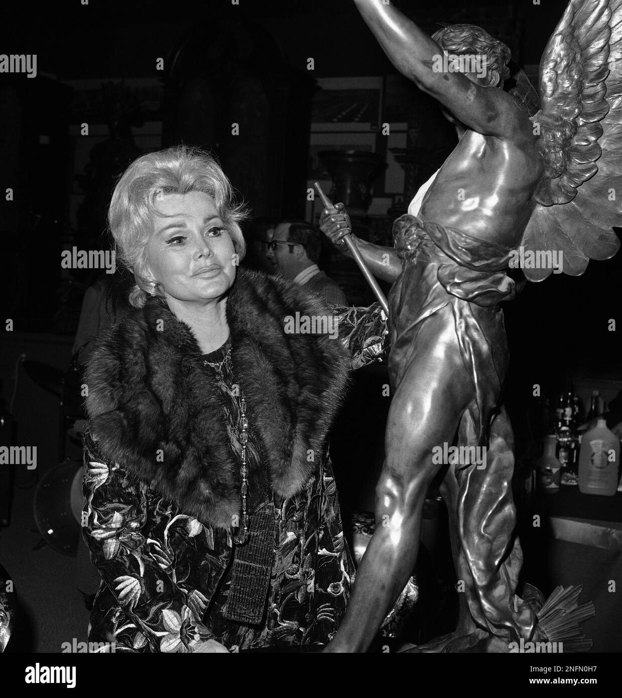 Actress Zsa Zsa Gabor previews of a prop to be auctioned by Twentieth ...