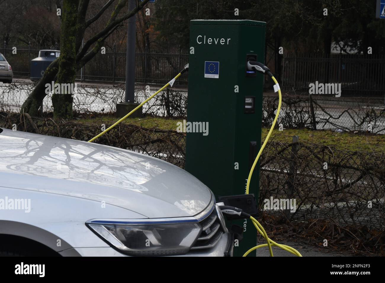 Clever recharge point hi-res stock photography and images - Alamy