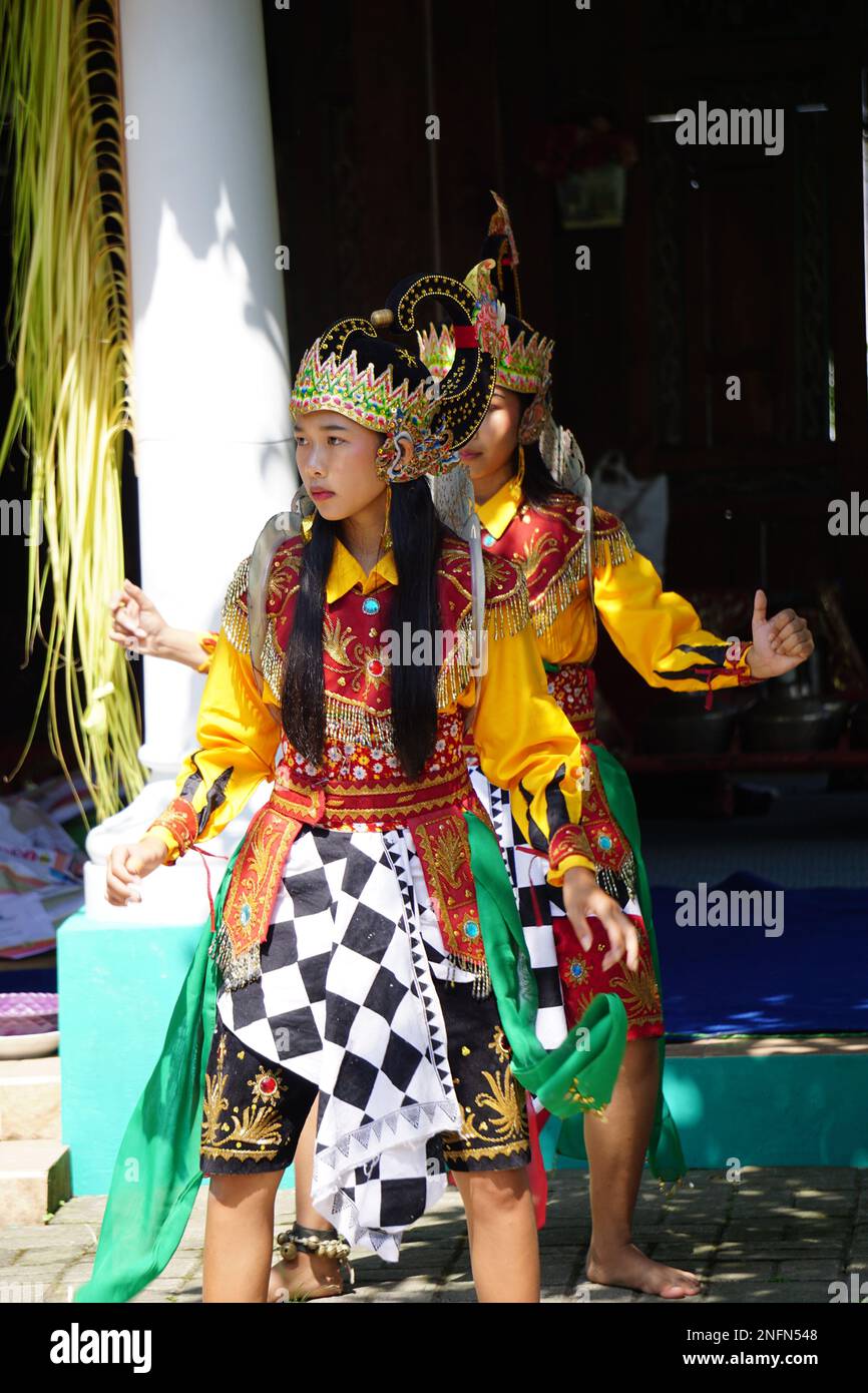 Tari jaranan hi-res stock photography and images - Alamy