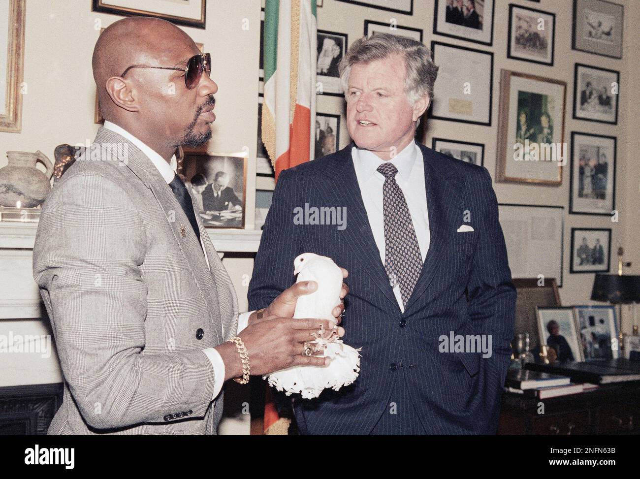Sen. Edward M. Kennedy (D-Mass.), right, presents middleweight boxing ...