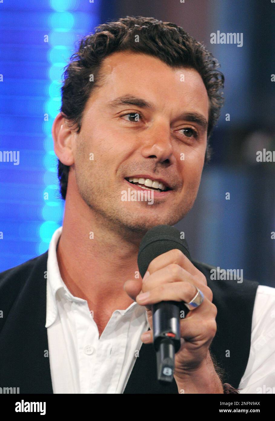 Singer Gavin Rossdale stops by MTV studios in Times Square for a taping ...