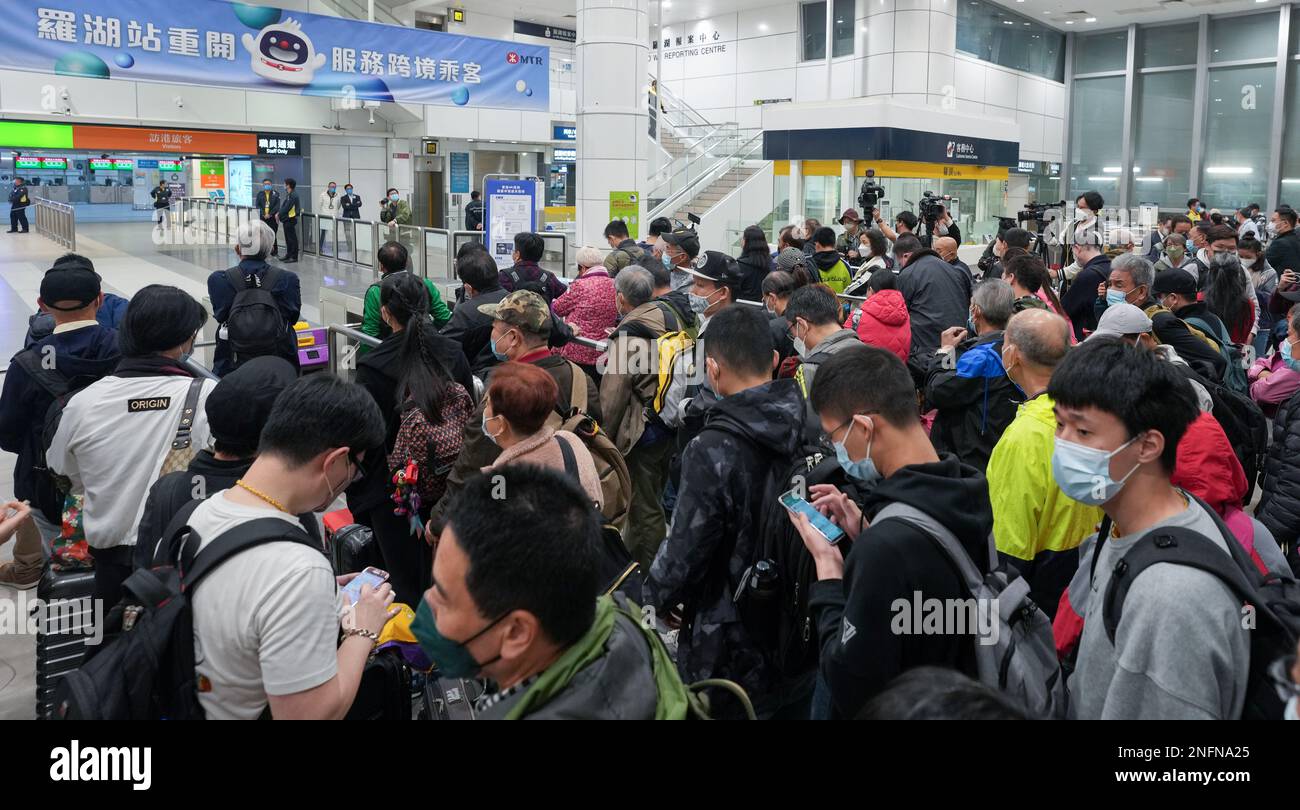Passengers ready to cross the border at Lo Wu. The checkpoint begins ...