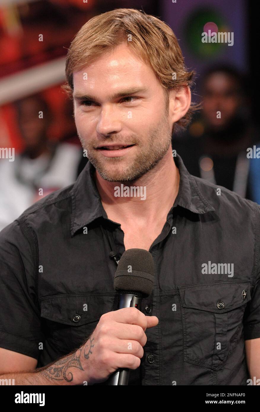Actor Seann William Scott makes an appearance on MTV's Total Request ...