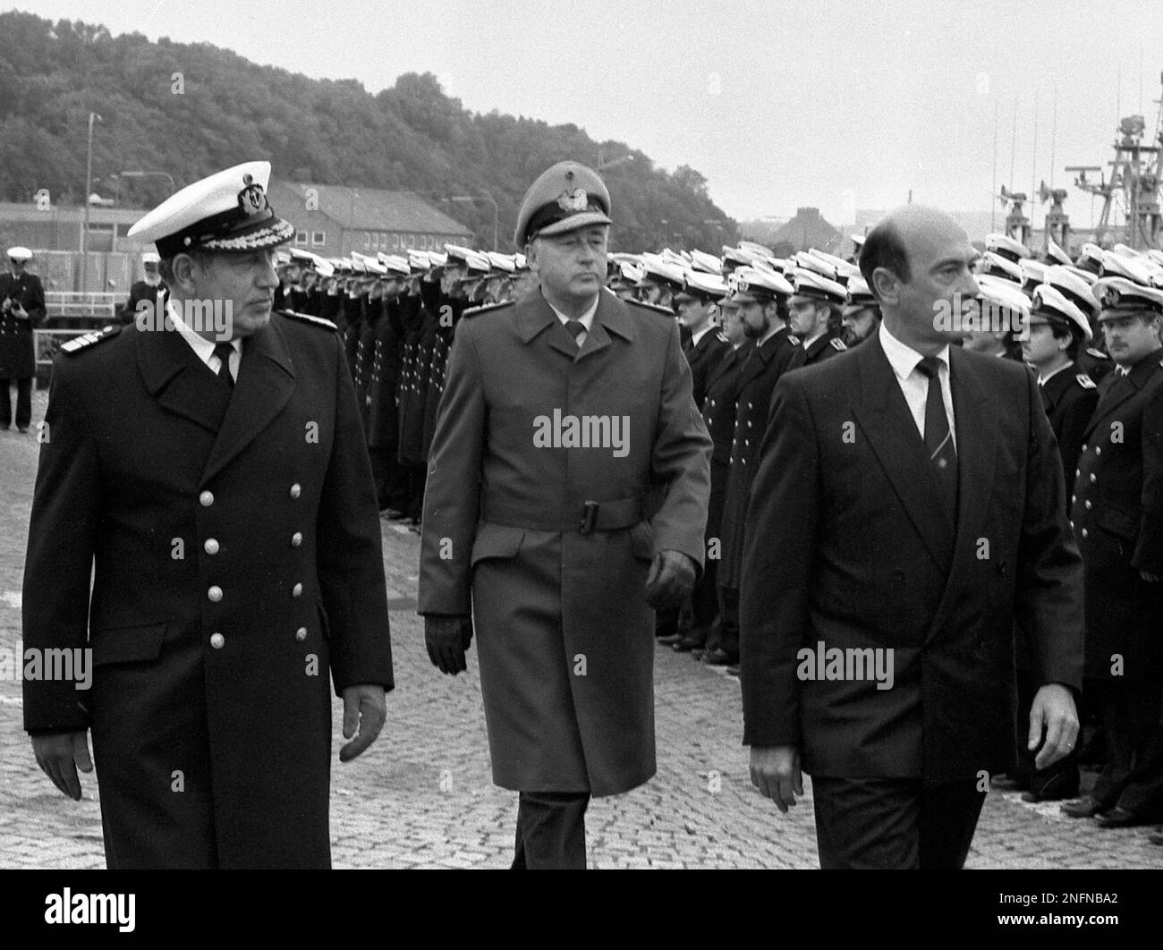 The parting inspector general of the West German Bundeswehr (army ...