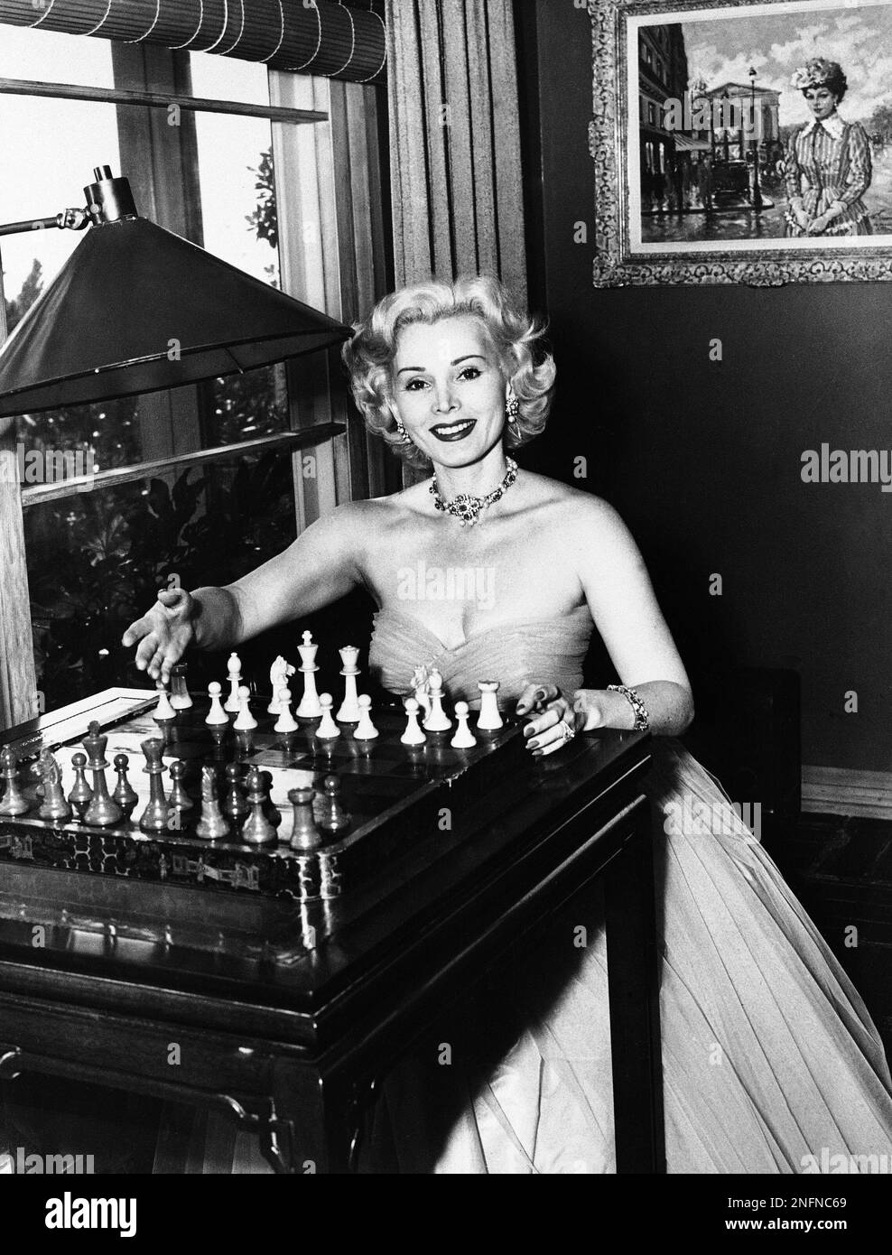 Zsa Zsa Gabor in working on 1952 film, "Moulin Rouge" directed by John ...