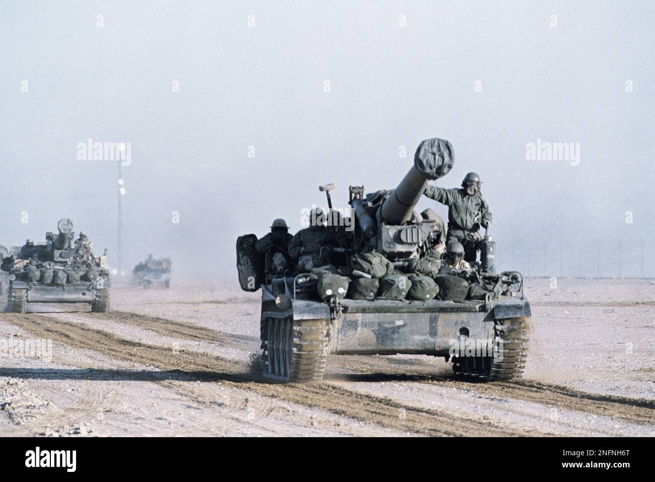 U.S. Army 155 mm Self Propelled Howitzers roll towards Kuwait through ...