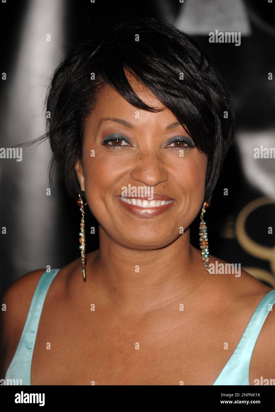 Television personality RenŽ Syler arrives at the 33rd Annual American ...