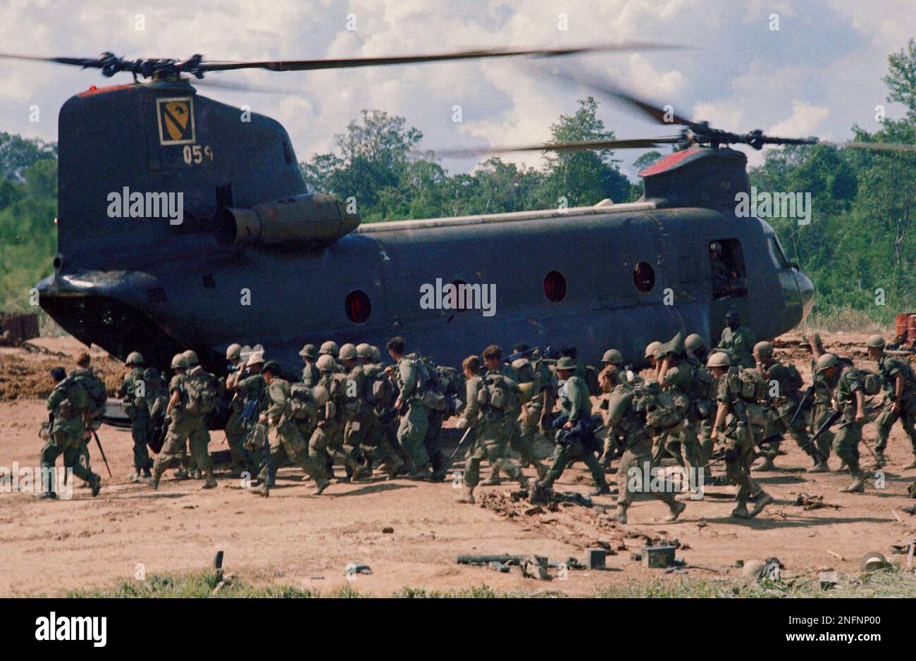 Members of Delta company, 5th Battalion, 12th Infantry of the 199th ...