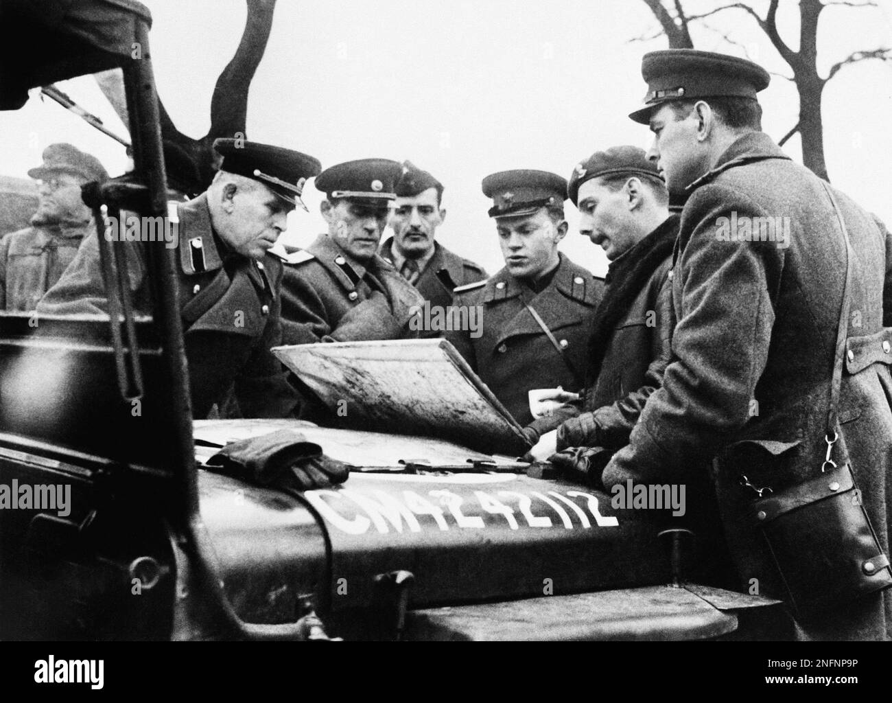 Russian Generals with a Colonel and Lieutenant showing the position on ...
