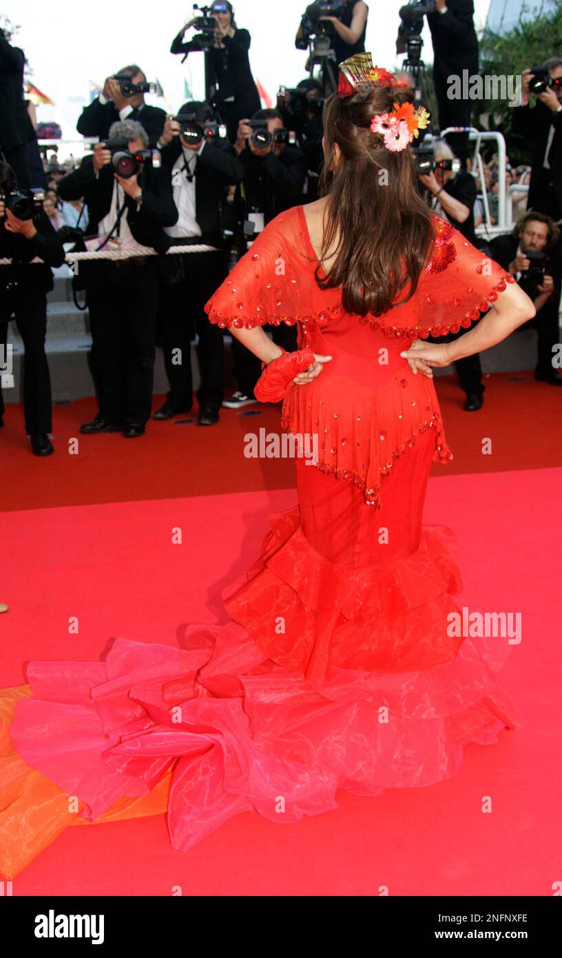Spanish actress Victoria Abril arrives for the premiere of "La ...