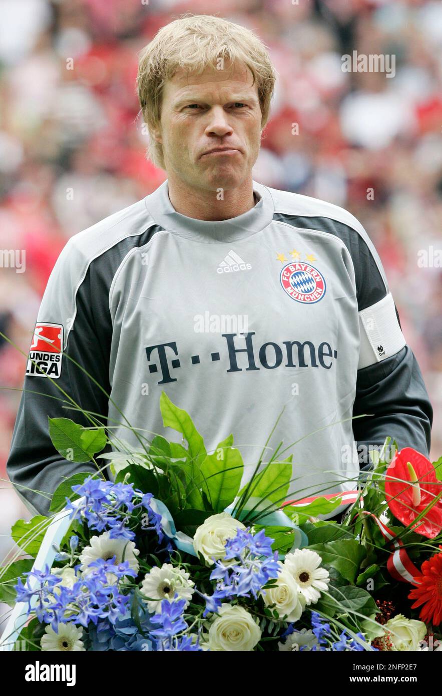 Munich's former goalkeeper Oliver Kahn follows a farewell ceremony ...