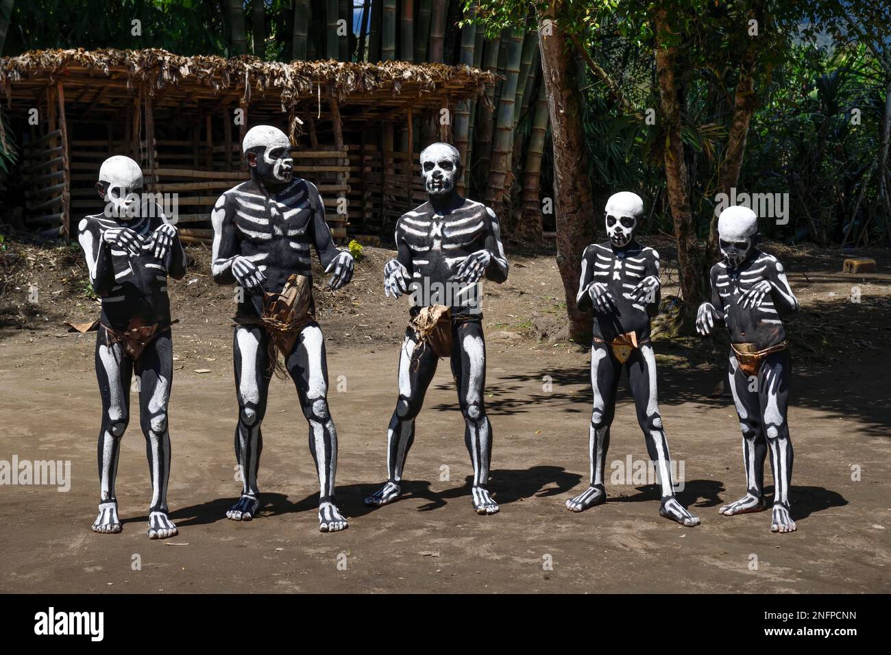 Natives with skeleton painting, Omo Bugamo tribe or skeleton people ...