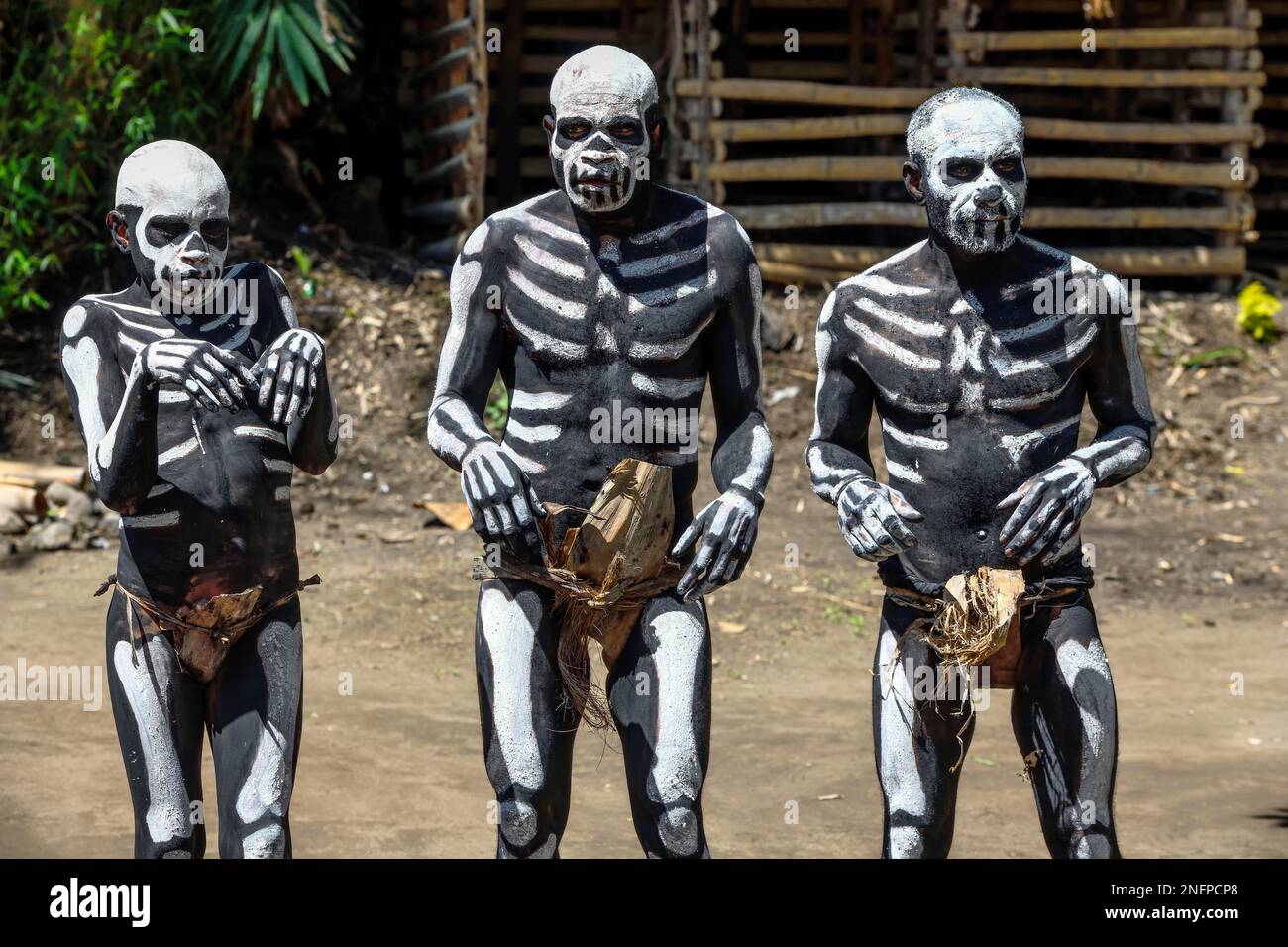 Natives with skeleton painting, Omo Bugamo tribe or skeleton people ...