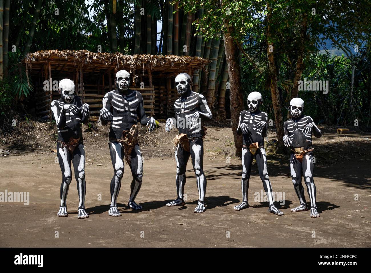 Natives with skeleton painting, Omo Bugamo tribe or skeleton people ...
