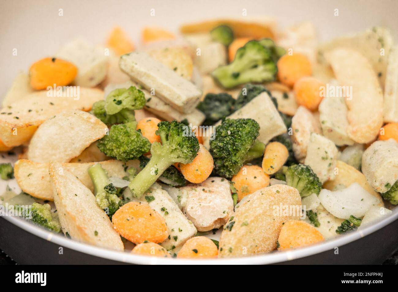 Quick meal vegetable pan Stock Photo - Alamy