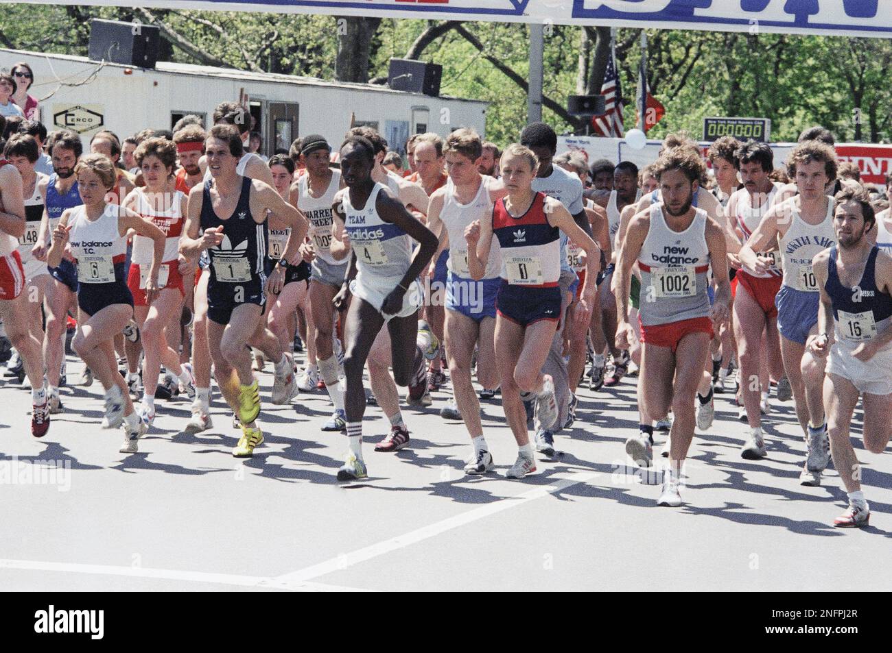 Grete Waitz running during the Trevira twosome race on April 27, 1985 ...